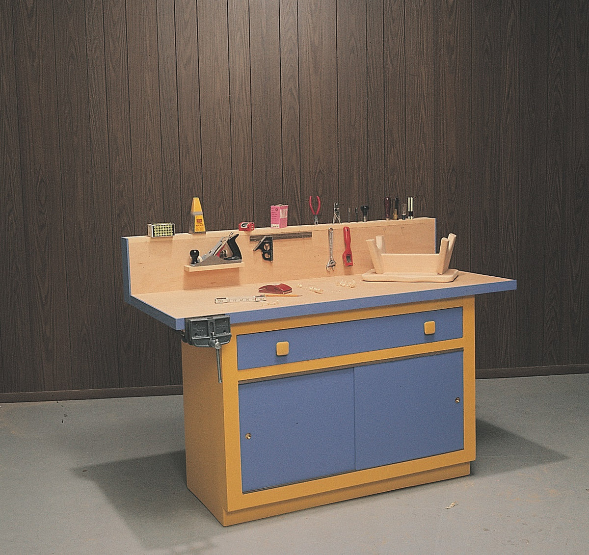 Workbench & Cabinet – U-Bild